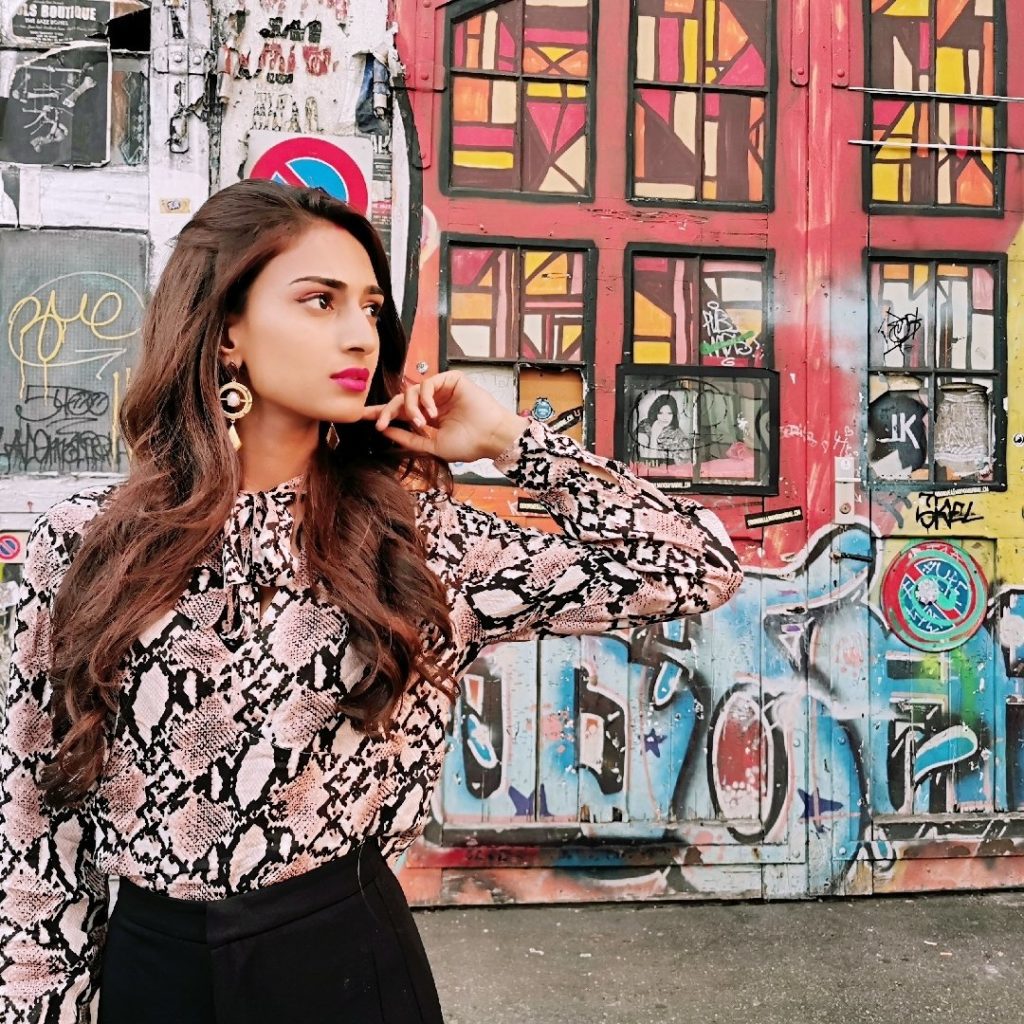 Erica Fernandes Latest Biography 2023, Wiki, Age, Height, Net Worth ...